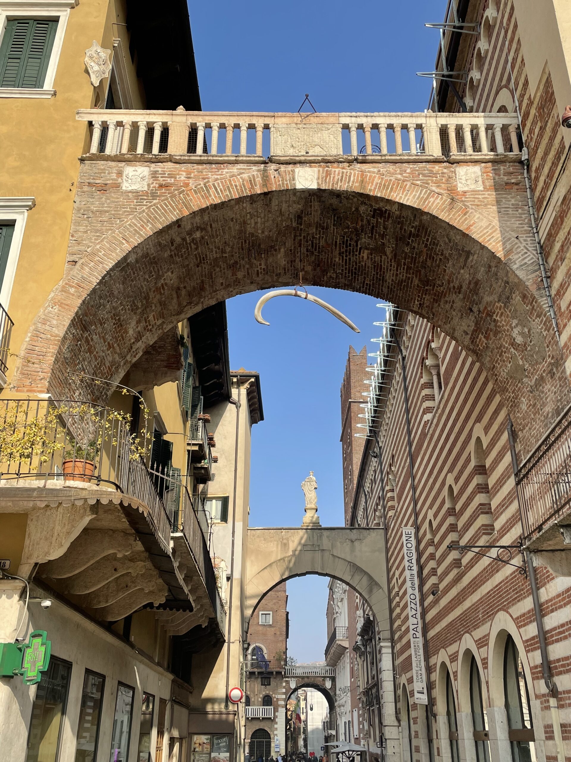 Caccia al tesoro a Verona, 5 indizi in 10 minuti! - Bea around